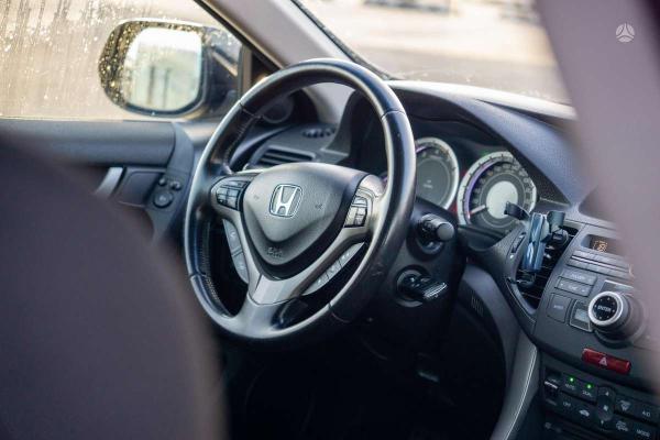 Melns Honda Accord 2011 Kauņa, ar dzinēja tilpumu 2.20 L un nobraukumu 269 tūkst. km par 2800 €, foto 8 vietnē AUTOMOTO.COM.LV