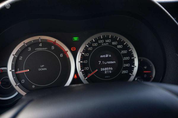 Melns Honda Accord 2011 Kauņa, ar dzinēja tilpumu 2.20 L un nobraukumu 269 tūkst. km par 2800 €, foto 9 vietnē AUTOMOTO.COM.LV