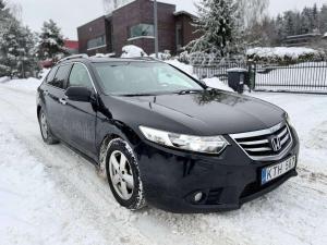 Black Honda Accord 2012 in Vilnius, with an engine capacity of 2.20 L and mileage of 390 thousand km for 3900 €, photo 3 on AUTOMOTO.COM.LV