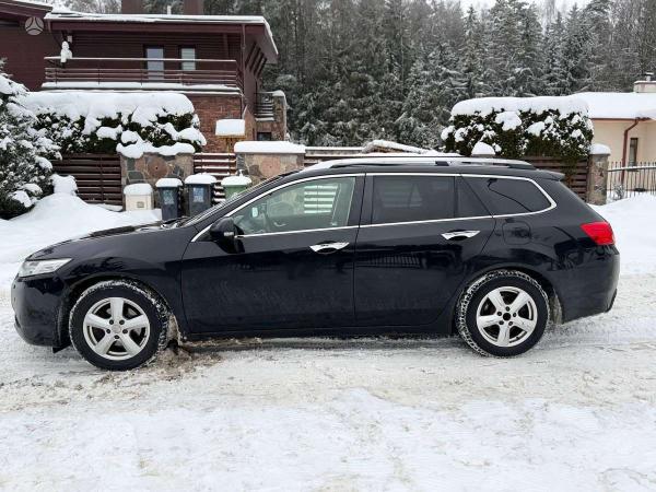 Black Honda Accord 2012 in Vilnius, with an engine capacity of 2.20 L and mileage of 390 thousand km for 3900 €, photo 8 on AUTOMOTO.COM.LV