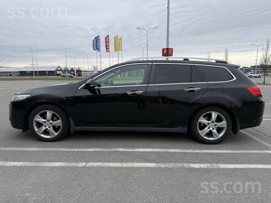 Melns Honda Accord 2012 Rīga, ar dzinēja tilpumu 2.00 L un nobraukumu 208 tūkst. km par 3700 €, foto 4 vietnē AUTOMOTO.COM.LV