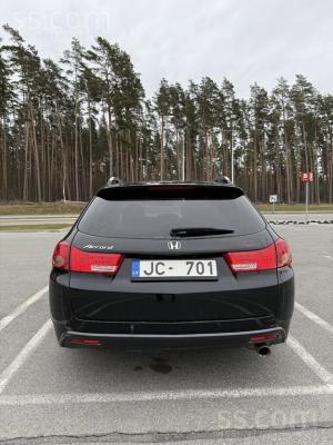 Melns Honda Accord 2012 Rīga, ar dzinēja tilpumu 2.00 L un nobraukumu 208 tūkst. km par 3700 €, foto 5 vietnē AUTOMOTO.COM.LV