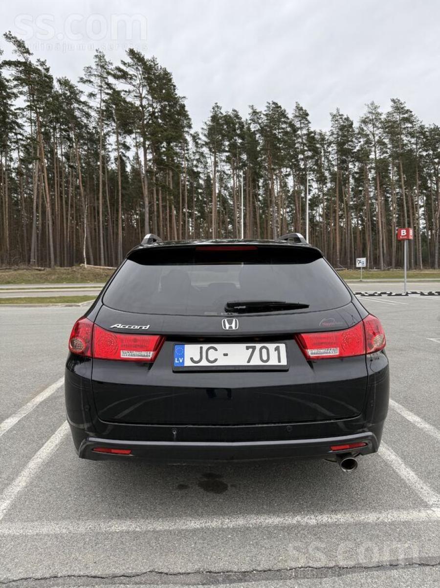 Melns Honda Accord 2012 Rīga, ar dzinēja tilpumu 2.00 L un nobraukumu 208 tūkst. km par 3700 €, foto 5 vietnē AUTOMOTO.COM.LV