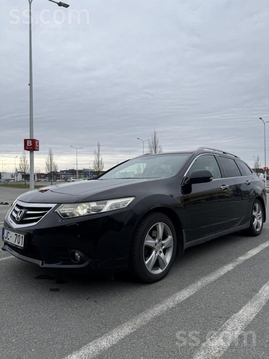 Melns Honda Accord 2012 Rīga, ar dzinēja tilpumu 2.00 L un nobraukumu 208 tūkst. km par 3700 €, foto 11 vietnē AUTOMOTO.COM.LV