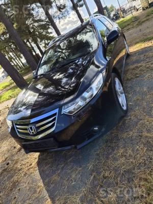 Black Honda Accord 2012 in Riga, with an engine capacity of 2.20 L and mileage of 268 thousand km for 3950 €, photo  on AUTOMOTO.COM.LV