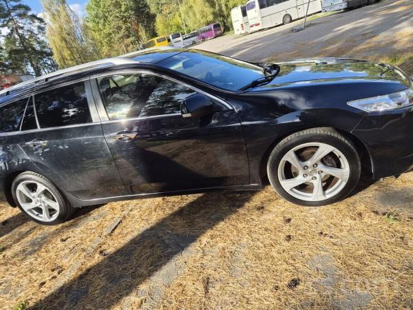Black Honda Accord 2012 in Riga, with an engine capacity of 2.20 L and mileage of 268 thousand km for 3950 €, photo 4 on AUTOMOTO.COM.LV