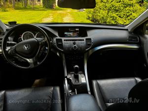 Melns Honda Accord 2013 Tallina, ar dzinēja tilpumu 2.20 L un nobraukumu 8 tūkst. km par 7900 €, foto 10 vietnē AUTOMOTO.COM.LV
