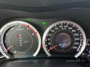 Melns Honda Accord 2013 Tallina, ar dzinēja tilpumu 2.20 L un nobraukumu 8 tūkst. km par 7900 €, foto 11 vietnē AUTOMOTO.COM.LV