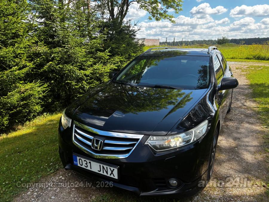 Melns Honda Accord 2013 Tallina, ar dzinēja tilpumu 2.20 L un nobraukumu 8 tūkst. km par 7900 €, foto 12 vietnē AUTOMOTO.COM.LV