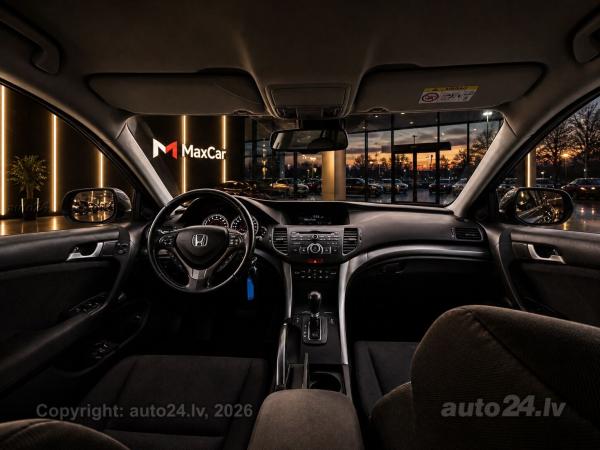 Melns Honda Accord 2014 Tallina, ar dzinēja tilpumu 2.00 L un nobraukumu 271 tūkst. km par 4999 €, foto 2 vietnē AUTOMOTO.COM.LV