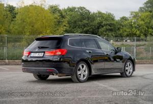 Black Honda Accord 2014 in Tallinn, with an engine capacity of 2.00 L and mileage of 132 thousand km for 9350 €, photo 9 on AUTOMOTO.COM.LV