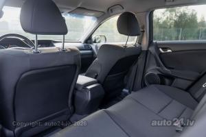 Black Honda Accord 2014 in Tallinn, with an engine capacity of 2.00 L and mileage of 132 thousand km for 9350 €, photo 14 on AUTOMOTO.COM.LV