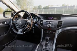Black Honda Accord 2014 in Tallinn, with an engine capacity of 2.00 L and mileage of 132 thousand km for 9350 €, photo 16 on AUTOMOTO.COM.LV