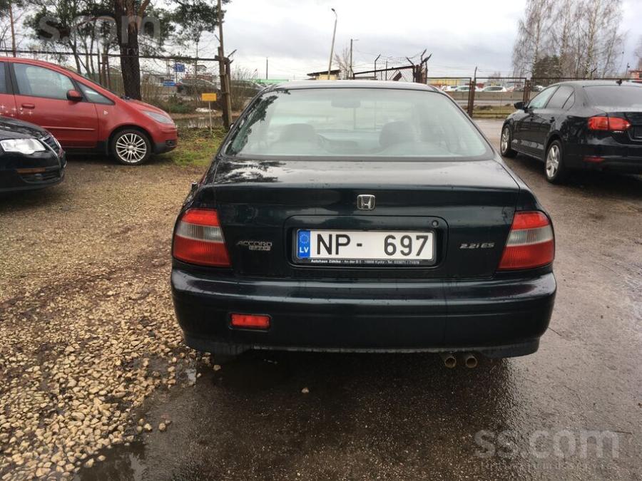 Blue Honda Accord 1995 in Riga, with an engine capacity of 2.20 L and mileage of 0 thousand km for 3500 €, photo 5 on AUTOMOTO.COM.LV
