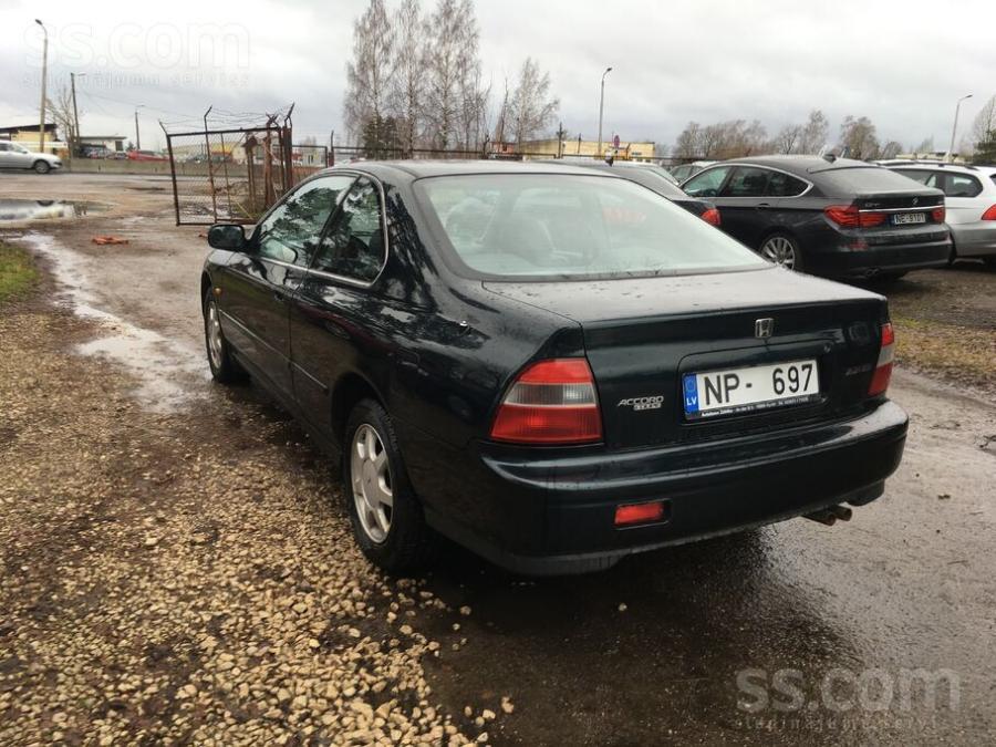 Blue Honda Accord 1995 in Riga, with an engine capacity of 2.20 L and mileage of 0 thousand km for 3500 €, photo 10 on AUTOMOTO.COM.LV