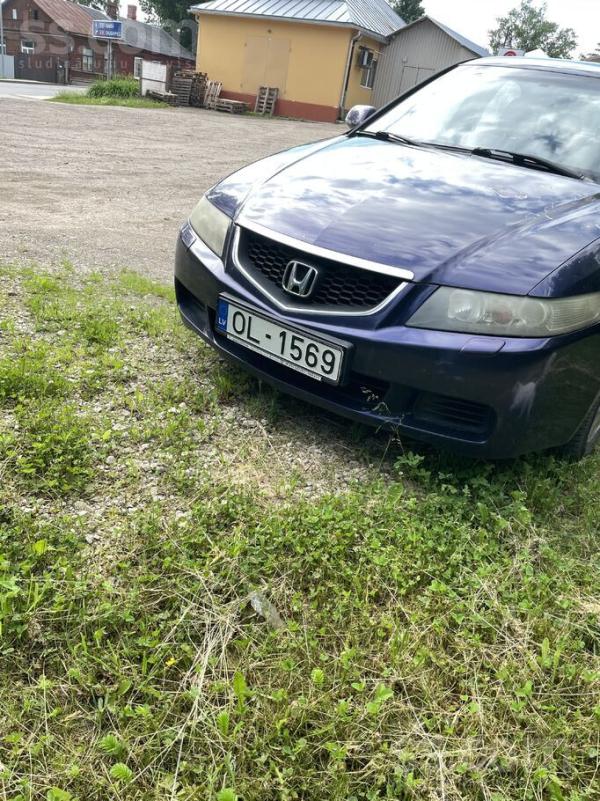 Zils Honda Accord 2004 Rēzekne, ar dzinēja tilpumu 2.00 L un nobraukumu 297 tūkst. km par 1050 €, foto 1 vietnē AUTOMOTO.COM.LV