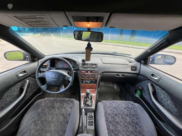 Blue Honda Accord 1996 in Vilnius, with an engine capacity of 1.80 L and mileage of 400 thousand km for 1200 €, photo 9 on AUTOMOTO.COM.LV