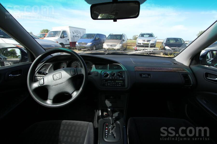 Синий Хонда Аккорд 2002 в Лиепая, объемом двигателя 1.80 л и пробегом 178 тыс. км за 2400 €, фото 13 на AUTOMOTO.COM.LV