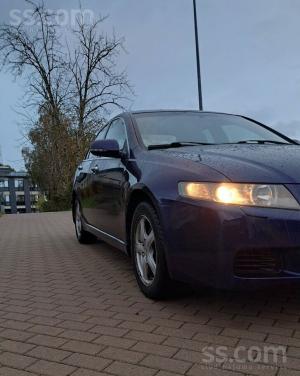 Blue Honda Accord 2003 in Daugavpils, with an engine capacity of 2.00 L and mileage of 331 thousand km for 1500 €, photo 5 on AUTOMOTO.COM.LV