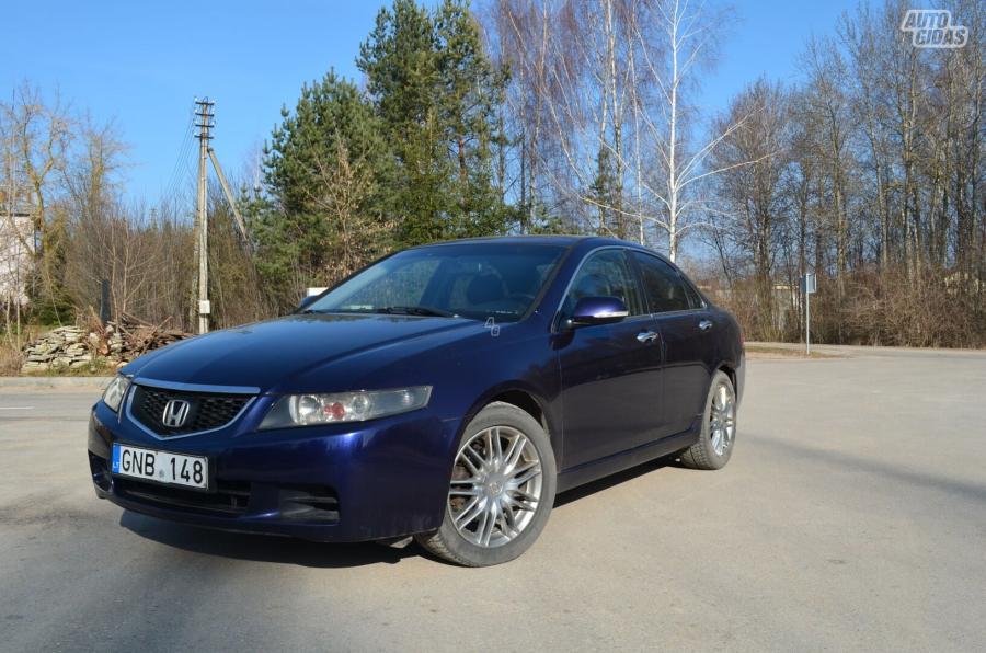 Blue Honda Accord 2004 in Vilnius, with an engine capacity of 2.20 L and mileage of 372 thousand km for 900 €, photo 3 on AUTOMOTO.COM.LV