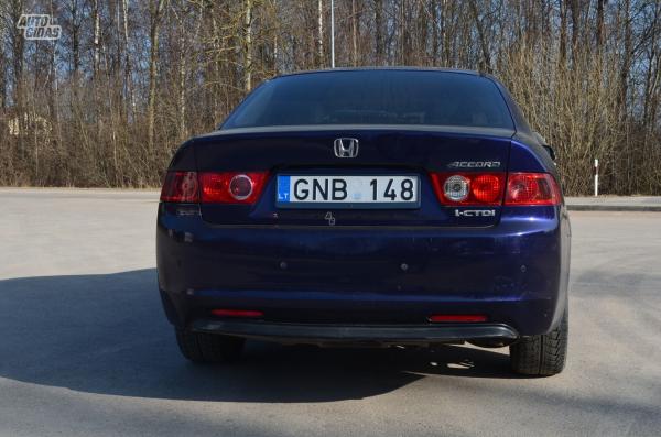 Zils Honda Accord 2004 Viļņa, ar dzinēja tilpumu 2.20 L un nobraukumu 372 tūkst. km par 900 €, foto 9 vietnē AUTOMOTO.COM.LV