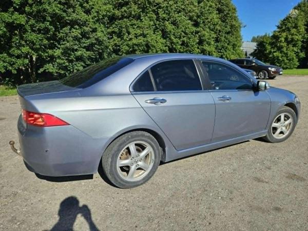 Zils Honda Accord 2004 Šauļi, ar dzinēja tilpumu 2.20 L un nobraukumu 350 tūkst. km par 1100 €, foto 1 vietnē AUTOMOTO.COM.LV