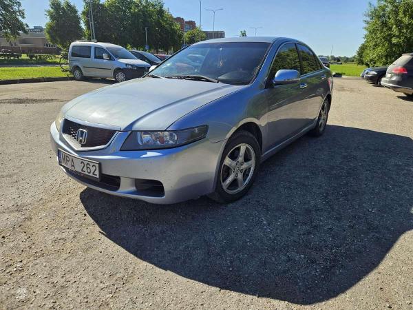 Zils Honda Accord 2004 Šauļi, ar dzinēja tilpumu 2.20 L un nobraukumu 350 tūkst. km par 1100 €, foto 3 vietnē AUTOMOTO.COM.LV