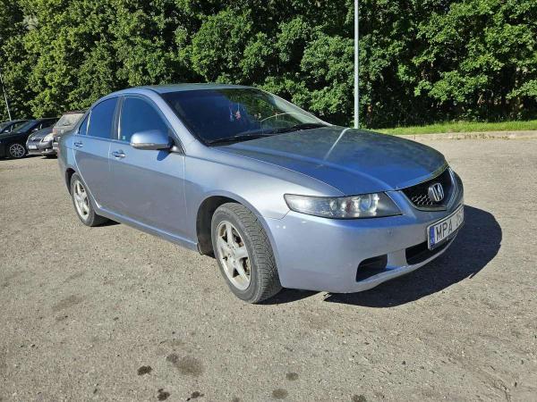 Zils Honda Accord 2004 Šauļi, ar dzinēja tilpumu 2.20 L un nobraukumu 350 tūkst. km par 1100 €, foto 4 vietnē AUTOMOTO.COM.LV