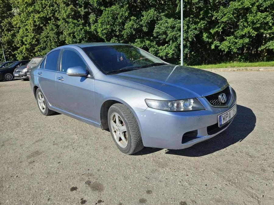 Zils Honda Accord 2004 Šauļi, ar dzinēja tilpumu 2.20 L un nobraukumu 350 tūkst. km par 1100 €, foto 5 vietnē AUTOMOTO.COM.LV