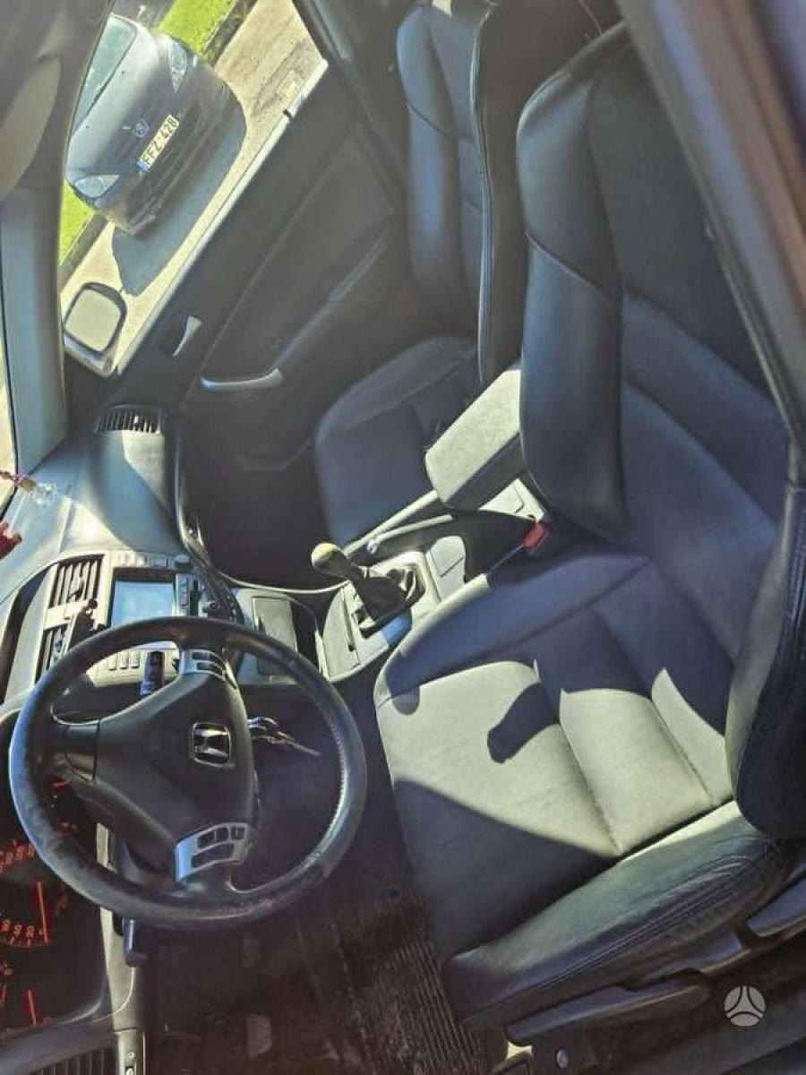 Zils Honda Accord 2004 Šauļi, ar dzinēja tilpumu 2.20 L un nobraukumu 350 tūkst. km par 1100 €, foto 7 vietnē AUTOMOTO.COM.LV
