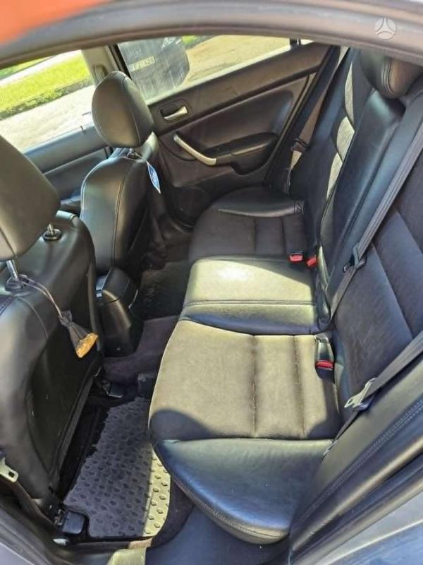Zils Honda Accord 2004 Šauļi, ar dzinēja tilpumu 2.20 L un nobraukumu 350 tūkst. km par 1100 €, foto 7 vietnē AUTOMOTO.COM.LV