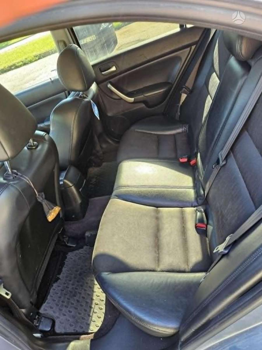 Zils Honda Accord 2004 Šauļi, ar dzinēja tilpumu 2.20 L un nobraukumu 350 tūkst. km par 1100 €, foto 8 vietnē AUTOMOTO.COM.LV