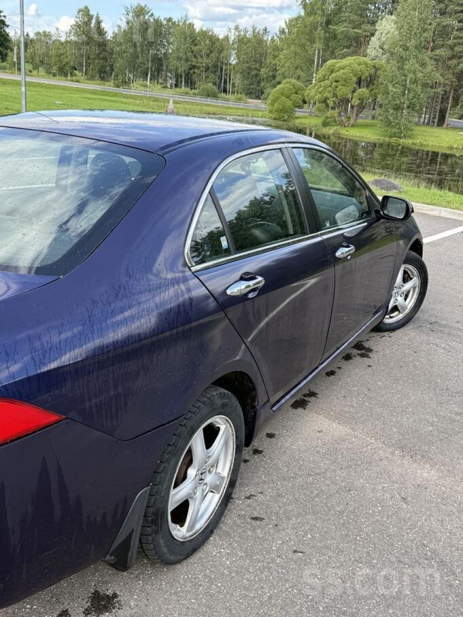 Blue Honda Accord 2004 in Aluksne, with an engine capacity of 2.00 L and mileage of 299 thousand km for 1700 €, photo 5 on AUTOMOTO.COM.LV