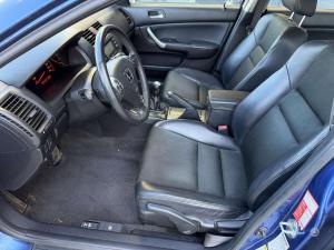 Blue Honda Accord 2004 in Vilnius, with an engine capacity of 2.20 L and mileage of 227 thousand km for 3555 €, photo 9 on AUTOMOTO.COM.LV