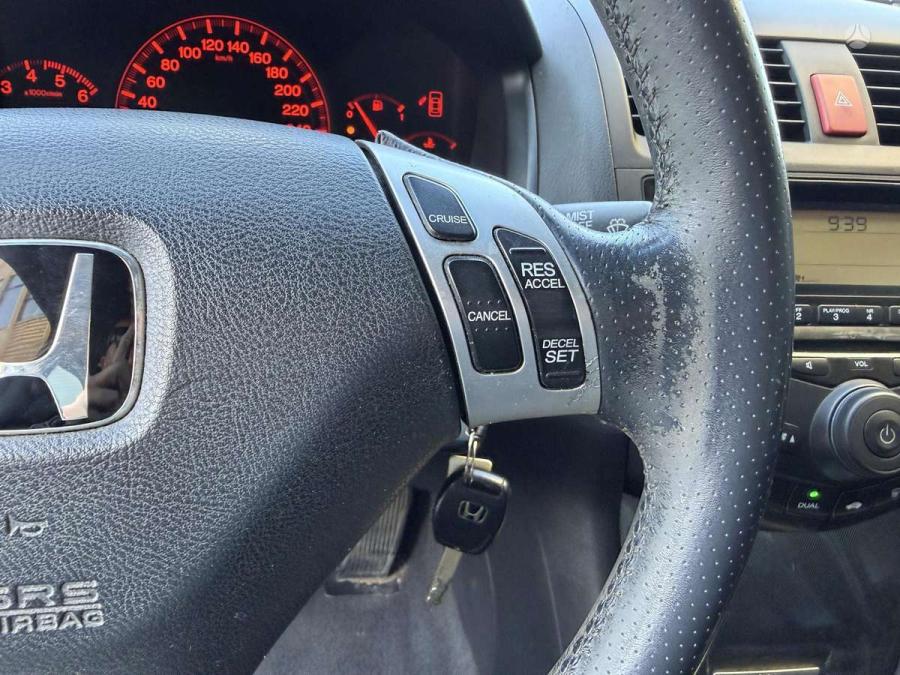 Blue Honda Accord 2004 in Vilnius, with an engine capacity of 2.20 L and mileage of 227 thousand km for 3555 €, photo 17 on AUTOMOTO.COM.LV