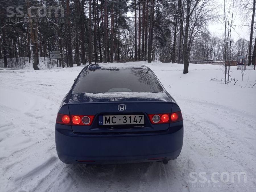 Blue Honda Accord 2004 in Riga, with an engine capacity of 2.00 L and mileage of 257 thousand km for 990 €, photo 7 on AUTOMOTO.COM.LV