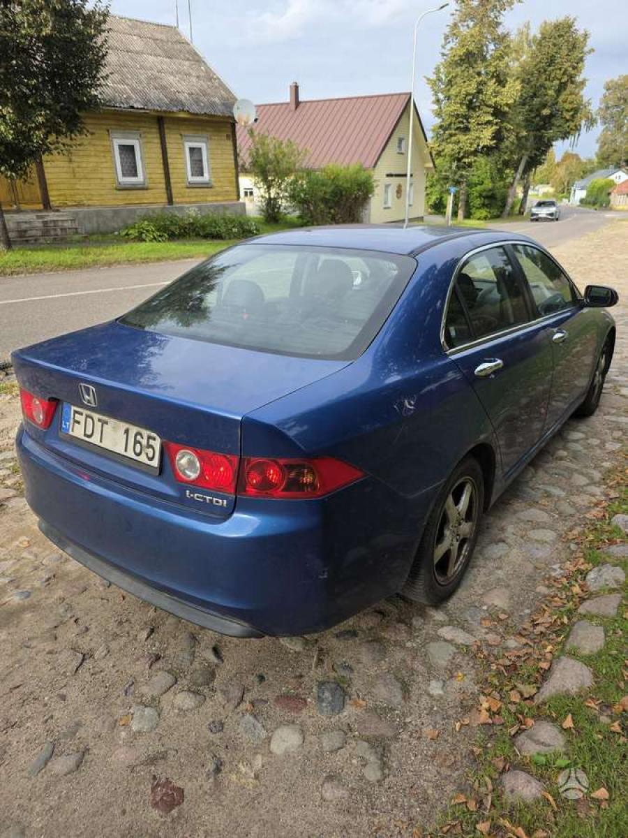 Blue Honda Accord 2004 in Vilnius, with an engine capacity of 2.20 L and mileage of 398 thousand km for 549 €, photo 5 on AUTOMOTO.COM.LV