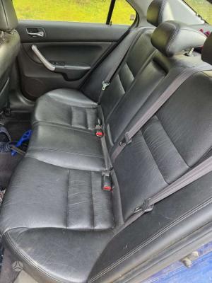 Blue Honda Accord 2004 in Vilnius, with an engine capacity of 2.20 L and mileage of 398 thousand km for 549 €, photo 6 on AUTOMOTO.COM.LV