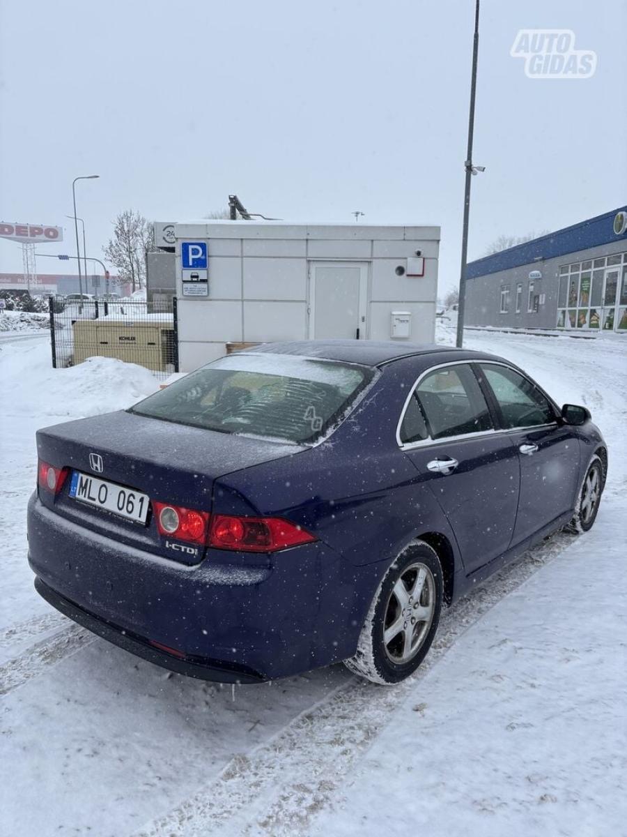 Blue Honda Accord 2005 in Siauliai, with an engine capacity of 2.20 L and mileage of 286 thousand km for 1350 €, photo 5 on AUTOMOTO.COM.LV