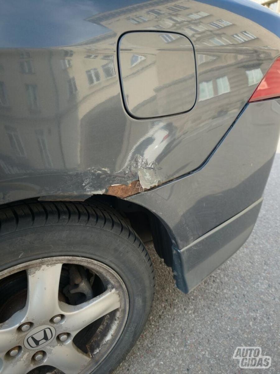 Zils Honda Accord 2005 Viļņa, ar dzinēja tilpumu 2.40 L un nobraukumu 309 tūkst. km par 1200 €, foto 8 vietnē AUTOMOTO.COM.LV