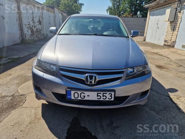 Blue Honda Accord 2006 in Riga, with an engine capacity of 2.00 L and mileage of 180 thousand km for 900 €, photo 7 on AUTOMOTO.COM.LV