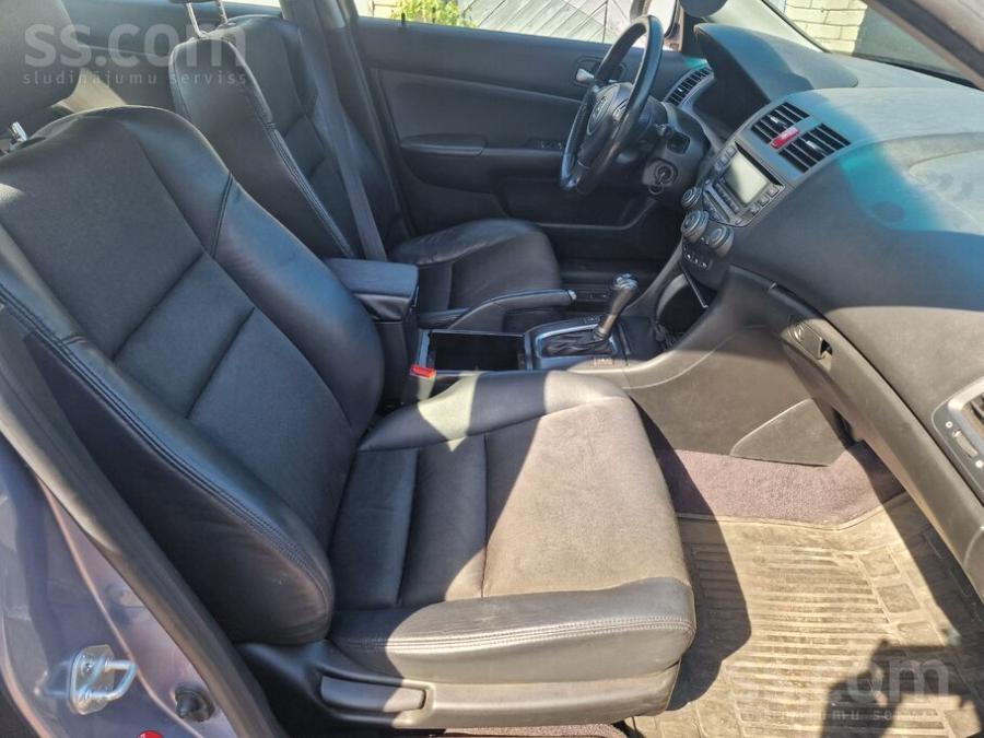 Blue Honda Accord 2006 in Riga, with an engine capacity of 2.00 L and mileage of 180 thousand km for 900 €, photo 11 on AUTOMOTO.COM.LV