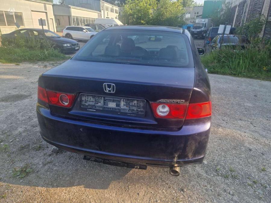 Blue Honda Accord 2006 in Vilnius, with an engine capacity of 2.00 L and mileage of 256 thousand km for 950 €, photo 6 on AUTOMOTO.COM.LV