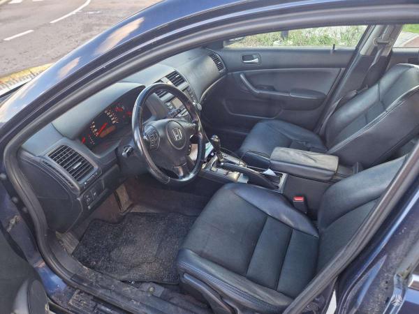 Blue Honda Accord 2006 in Vilnius, with an engine capacity of 2.00 L and mileage of 252 thousand km for 2250 €, photo 8 on AUTOMOTO.COM.LV