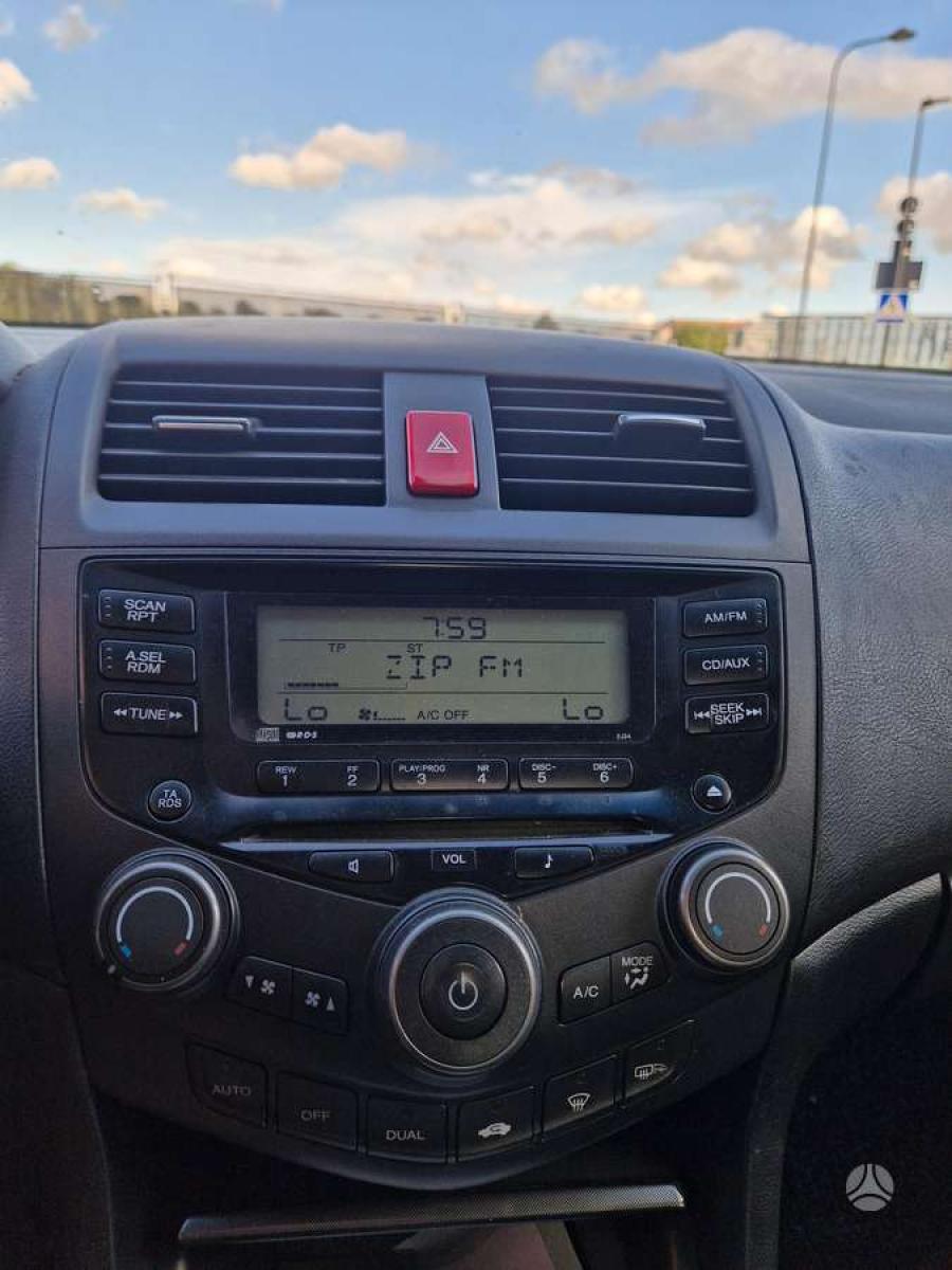 Zils Honda Accord 2006 Viļņa, ar dzinēja tilpumu 2.00 L un nobraukumu 252 tūkst. km par 2250 €, foto 10 vietnē AUTOMOTO.COM.LV