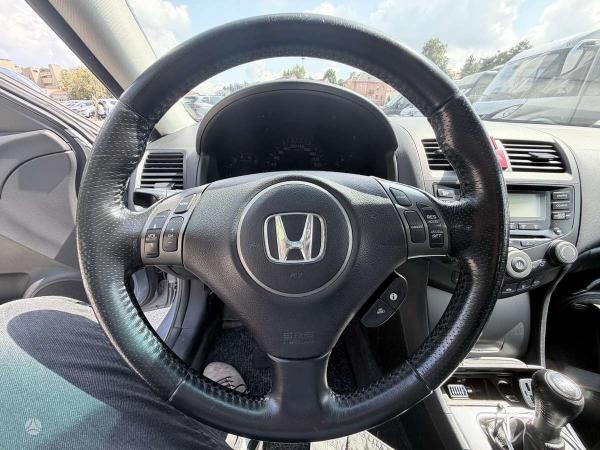 Blue Honda Accord 2007 in Kaunas, with an engine capacity of 2.20 L and mileage of 272 thousand km for 1500 €, photo 5 on AUTOMOTO.COM.LV