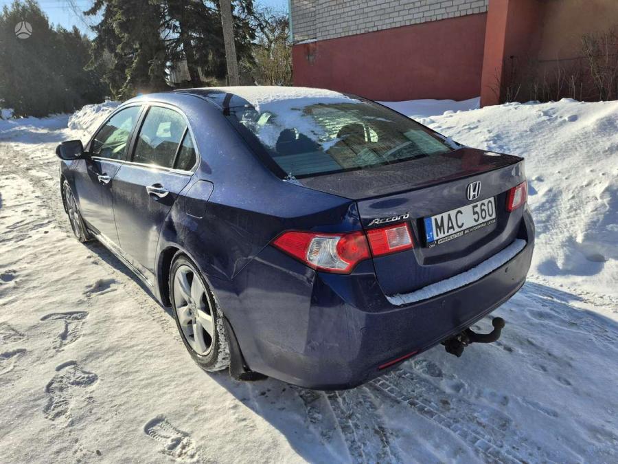Zils Honda Accord 2008 Panevēža, ar dzinēja tilpumu 2.20 L un nobraukumu 365 tūkst. km par 2900 €, foto 4 vietnē AUTOMOTO.COM.LV