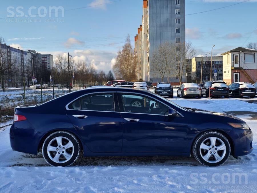 Blue Honda Accord 2009 in Riga, with an engine capacity of 2.00 L and mileage of 183 thousand km for 3800 €, photo 2 on AUTOMOTO.COM.LV