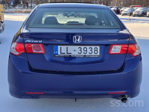 Blue Honda Accord 2009 in Riga, with an engine capacity of 2.00 L and mileage of 183 thousand km for 3800 €, photo 6 on AUTOMOTO.COM.LV