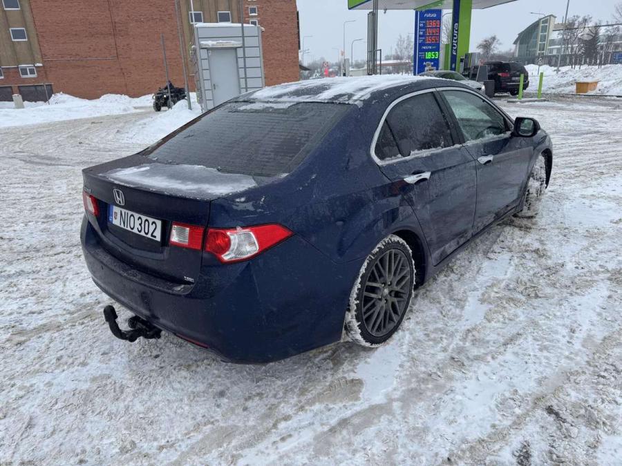 Blue Honda Accord 2009 in Kaunas, with an engine capacity of 2.20 L and mileage of 296 thousand km for 2900 €, photo 2 on AUTOMOTO.COM.LV